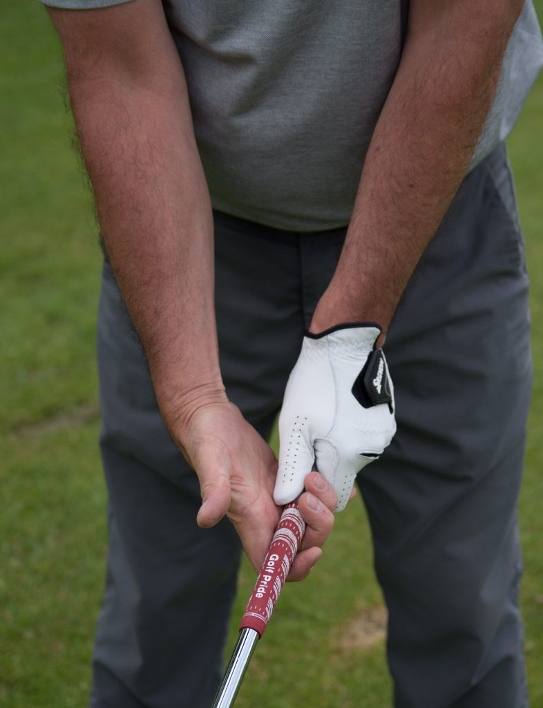 How to Grip a Golf Club - (Full Guide on Club Grips)